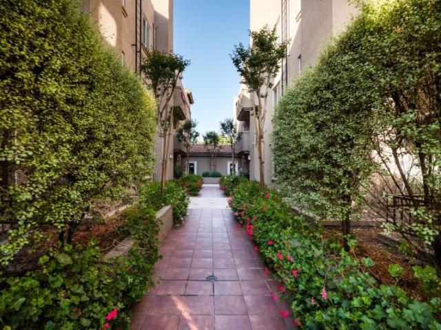 2 Bedroom Condo for Rent at 8714 Glenoaks Blvd, Los Angeles, CA 91352 Sun Valley