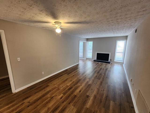 2 Bedroom Condo for Rent at 9400 Roberts Dr #1, Sandy Springs, GA 30350