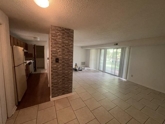2 Bedroom Condo for Rent at 9501 Shannon Green Drive #A, Charlotte, NC 28213 College Downs