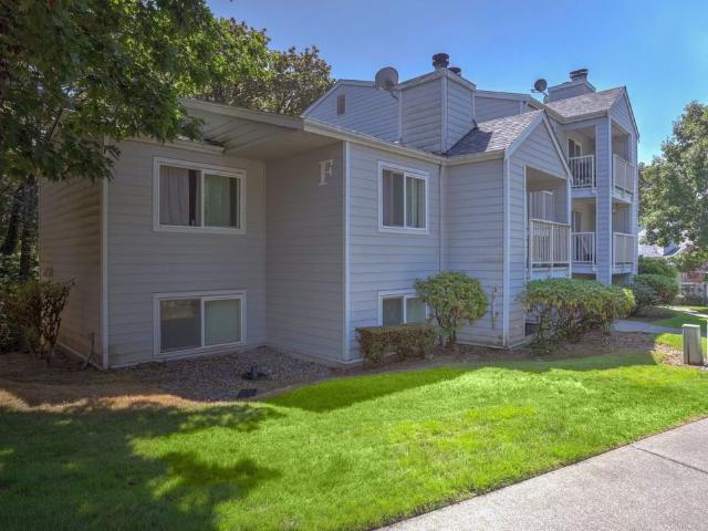2 Bedroom Condo for Rent at 975 Aberdeen Ave Ne #F204, Renton, WA 98056