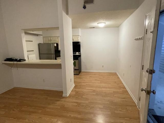 2 Bedroom Condo for Rent at Vinca Circle #D, Charlotte, NC 28213 College Downs