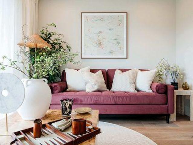 2 Bedroom Condo London England LS99837636