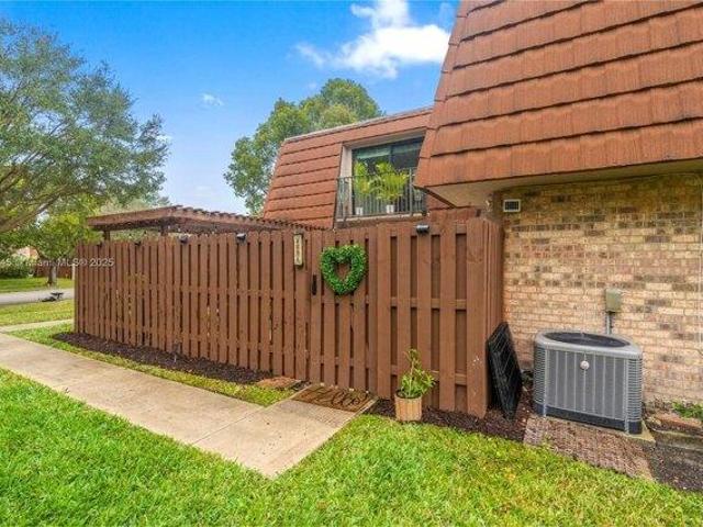 2 bedroom, Cooper City FL 33026 92122955