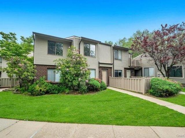 2 bedroom, Coram NY 11727 103625569