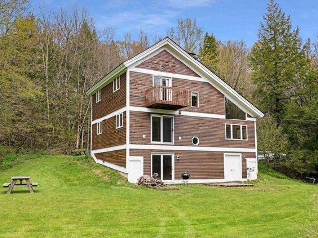 2 bedroom, Cambridge VT 05444 104566851