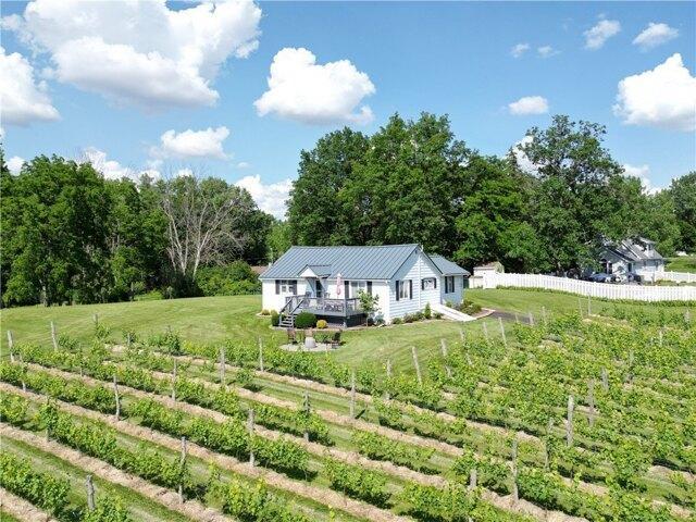 2 bedroom, Canandaigua NY 14424 104898936