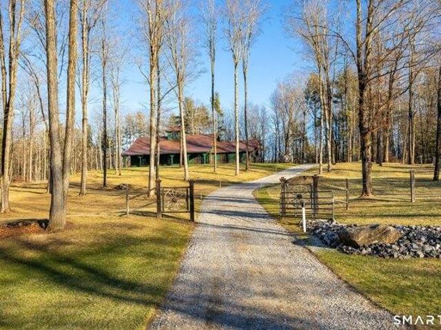 2 bedroom, Canaan CT 06031 102027123