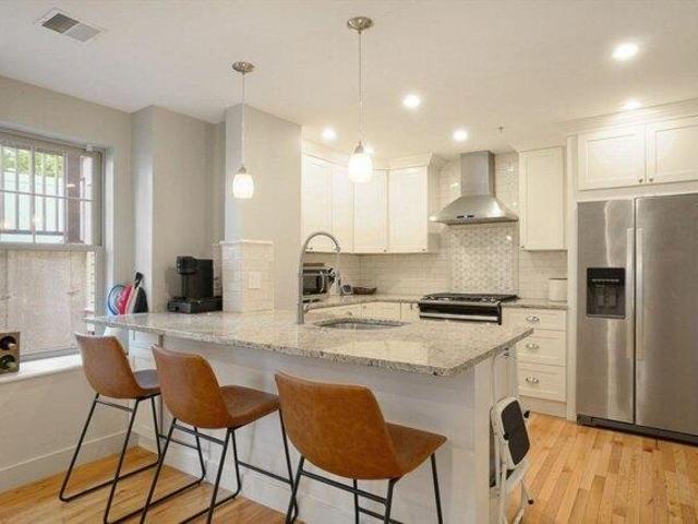 2 bedroom, Canton MA 02021 102342626