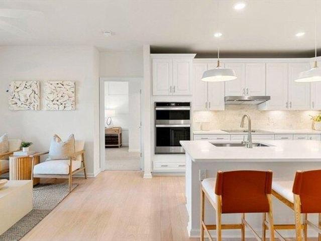 2 bedroom, Canton MA 02021 104691991