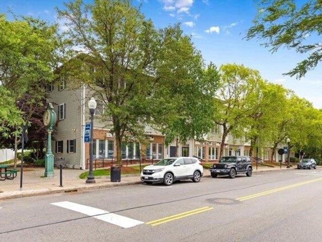 2 bedroom, Canton MA 02021 104604249