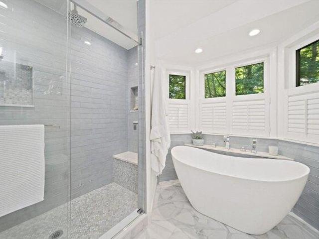 2 bedroom, Canton MA 02021 104789235