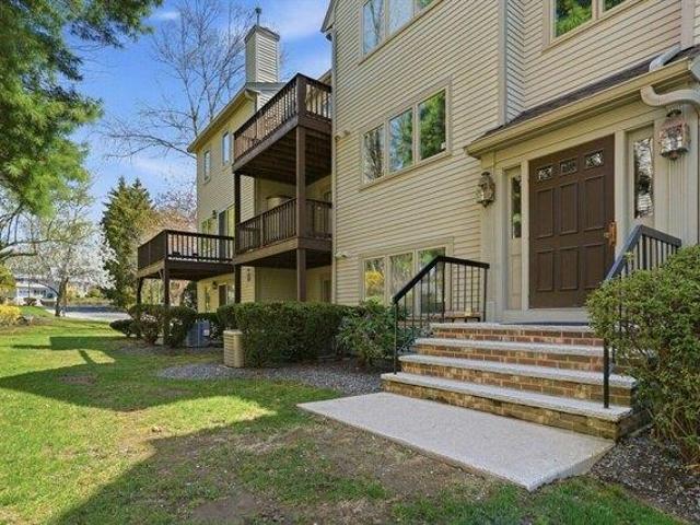 2 bedroom, Canton MA 02021 105093759