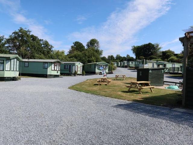 2 bedroom caravan for sale