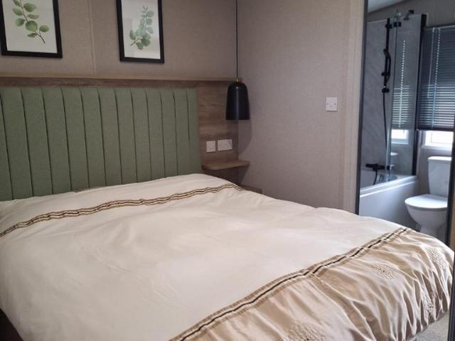 2 bedroom caravan for sale