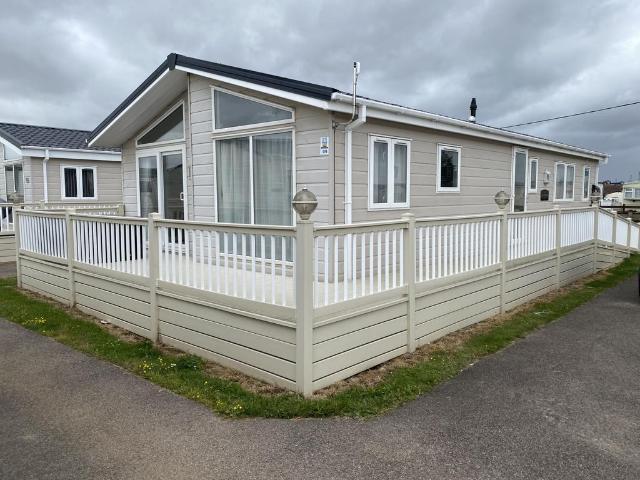 2 bedroom caravan for sale