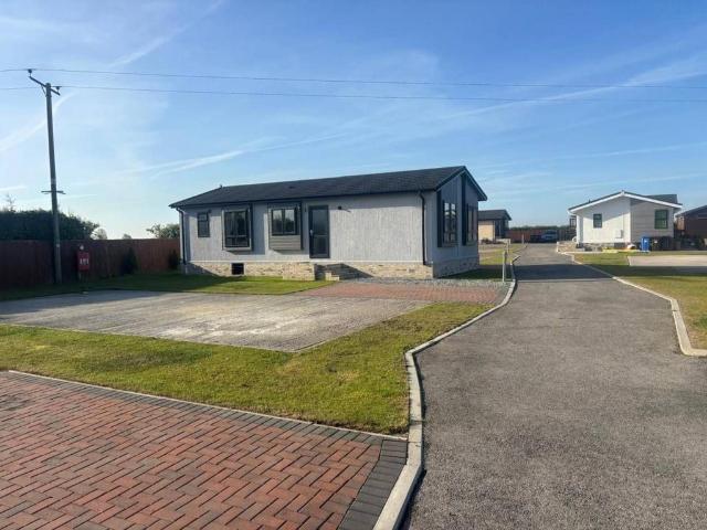 2 bedroom caravan for sale