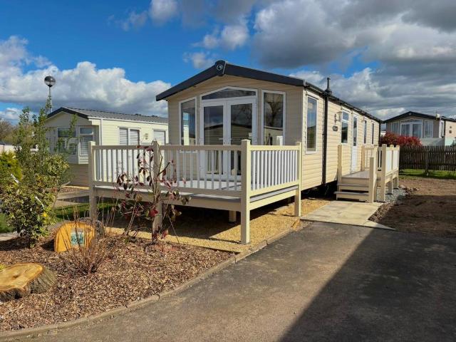 2 bedroom caravan for sale