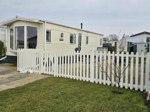 2 bedroom caravan for sale
