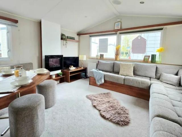 2 bedroom caravan for sale