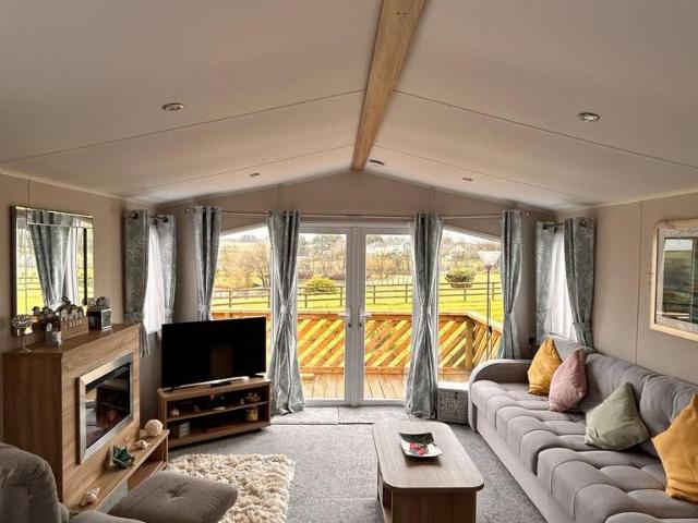 2 bedroom caravan for sale