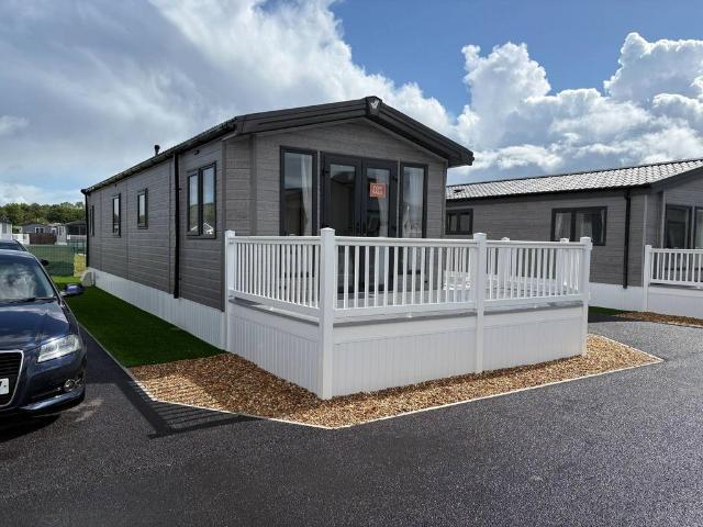 2 bedroom caravan for sale