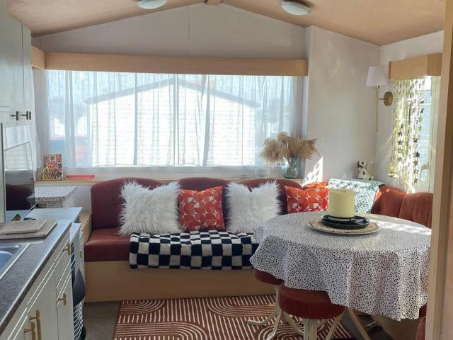 2 bedroom caravan for sale