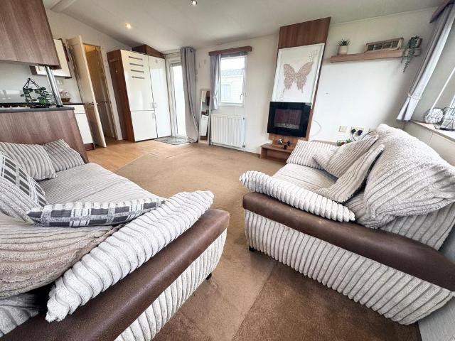 2 bedroom caravan for sale