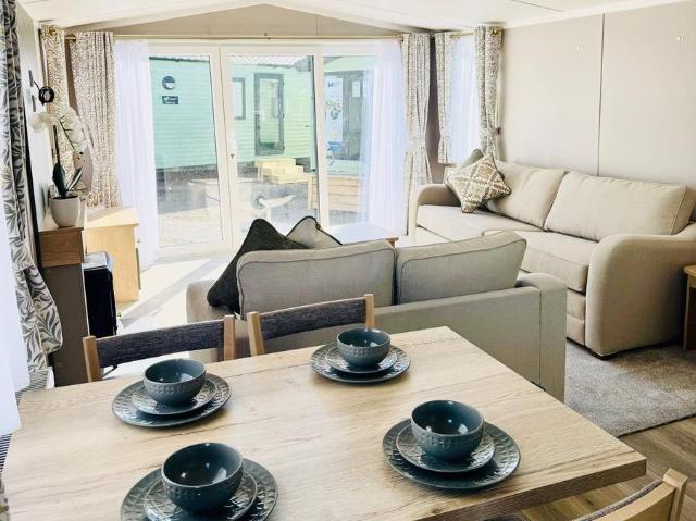2 bedroom caravan for sale
