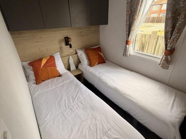 2 bedroom caravan for sale