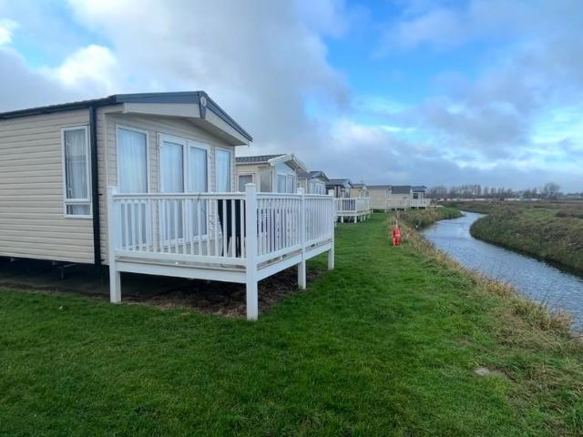 2 bedroom caravan for sale
