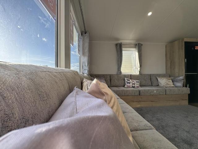 2 bedroom caravan for sale