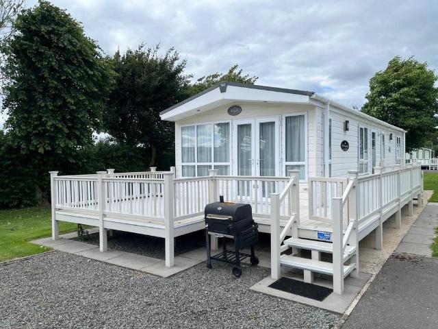 2 bedroom caravan for sale