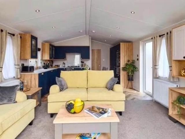 2 bedroom caravan for sale