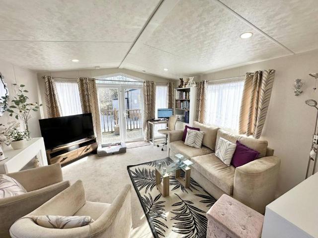 2 bedroom caravan for sale