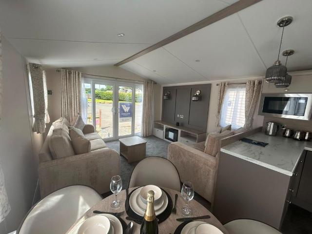 2 bedroom caravan for sale