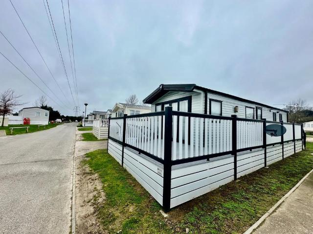 2 bedroom caravan for sale
