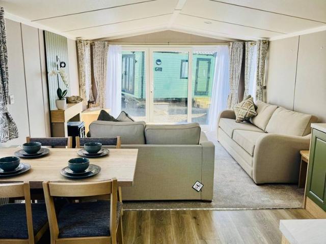 2 bedroom caravan for sale