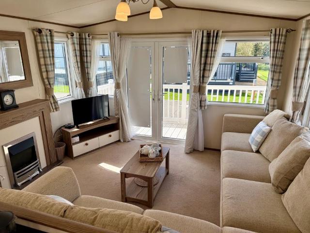 2 bedroom caravan for sale