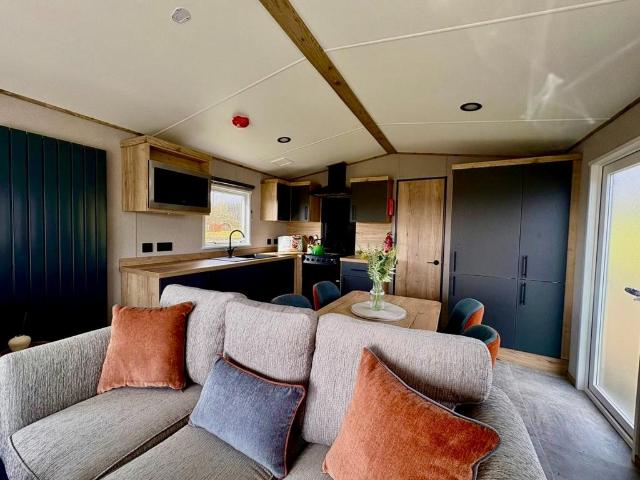 2 bedroom caravan for sale