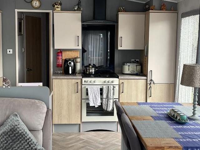 2 bedroom caravan for sale