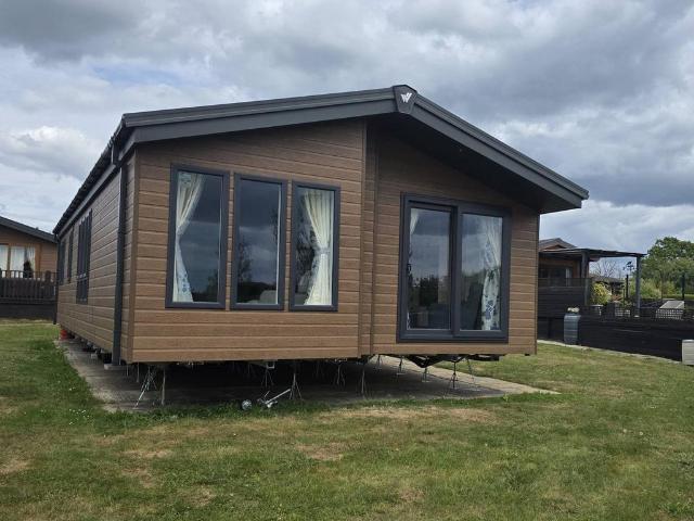 2 bedroom caravan for sale
