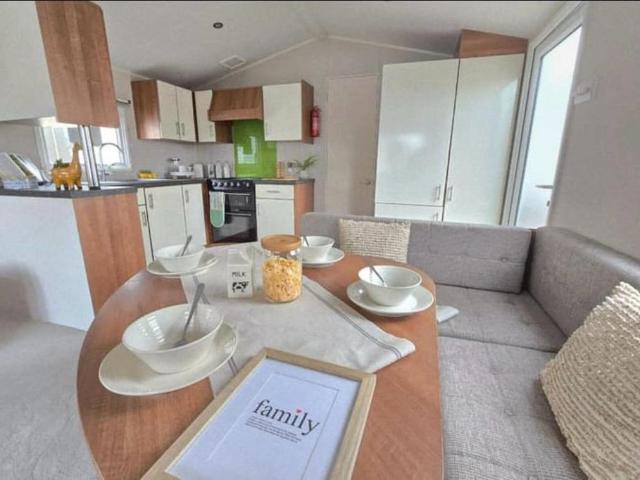 2 bedroom caravan for sale