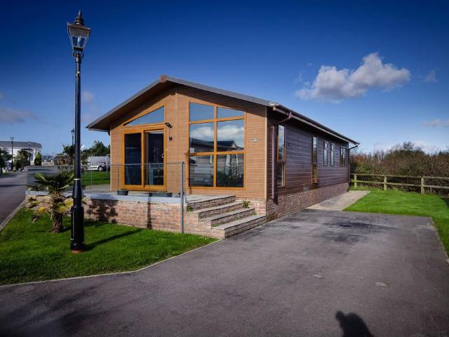 2 bedroom caravan for sale