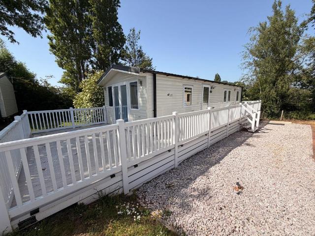 2 bedroom caravan for sale