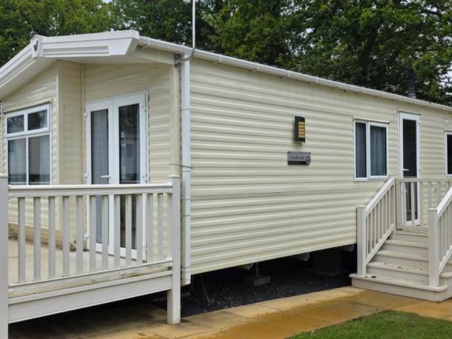 2 bedroom caravan for sale