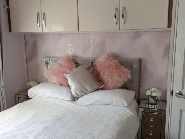 2 bedroom lodge for sale