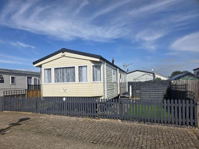 2 bedroom caravan for sale