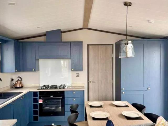 2 bedroom caravan for sale