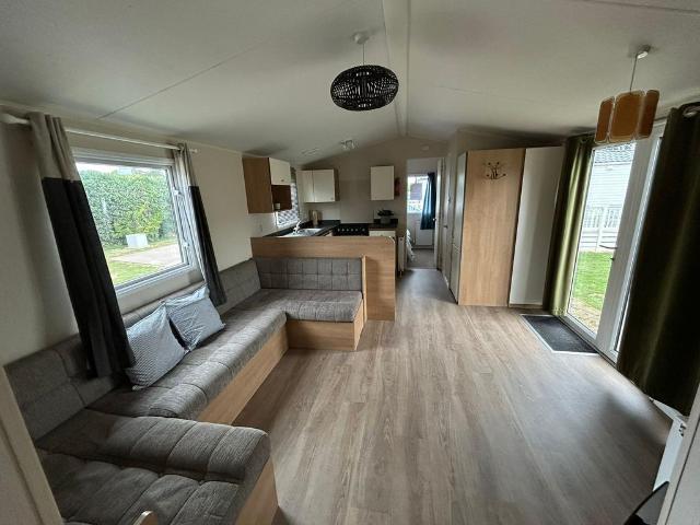 2 bedroom caravan for sale