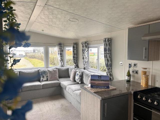 2 bedroom caravan for sale